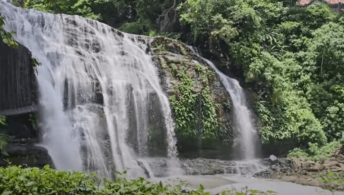 Hinulugang Taktak - Hike To Mountains